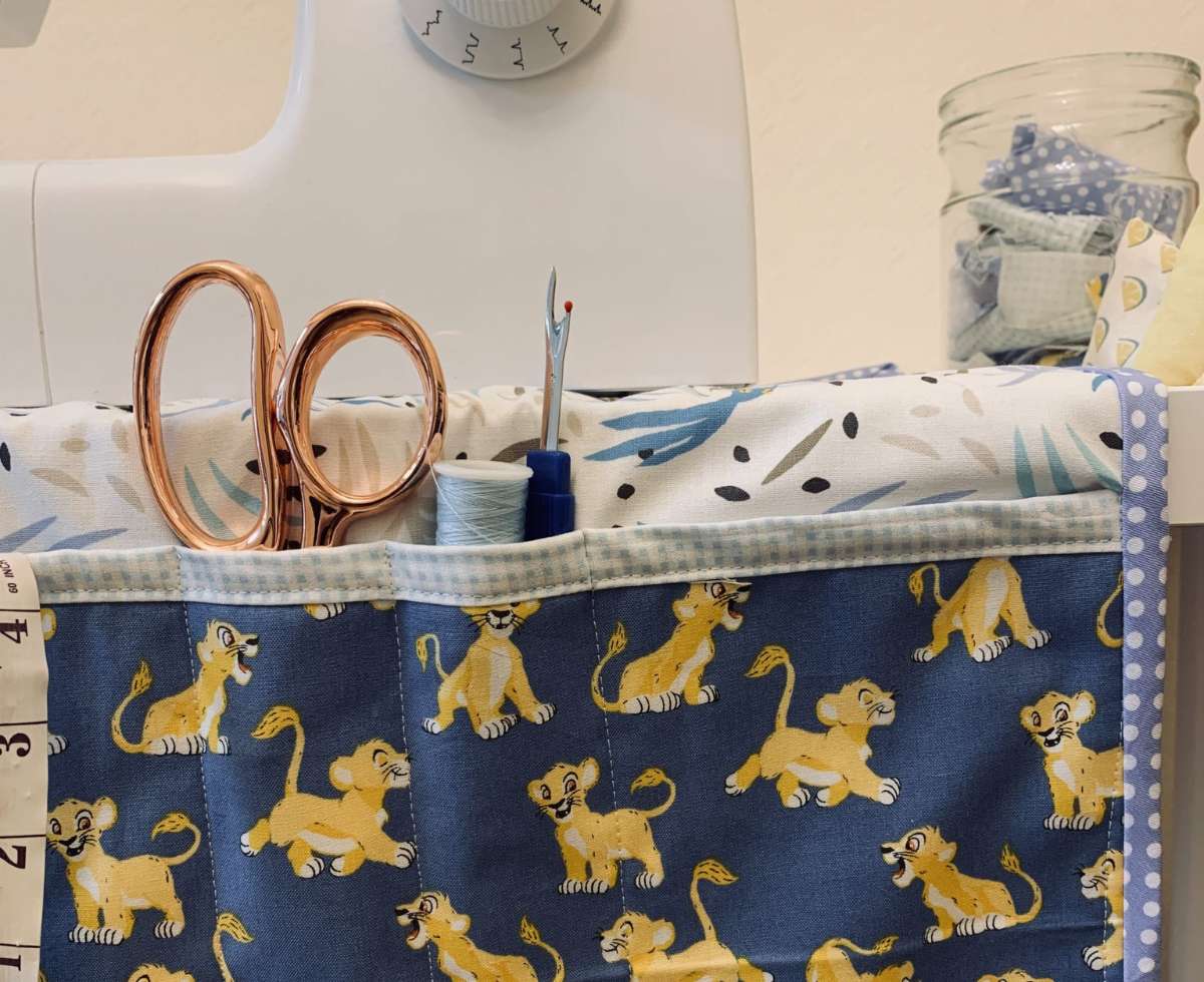 How To Make A Sewing Machine Mat With Pockets